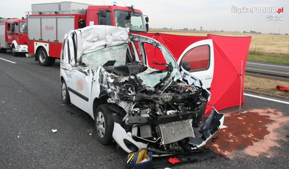 Śmiertelny wypadek na A4 w Gliwicach. Kierowca wjechał wprost pod naczepę tira - 24GLIWICE ...