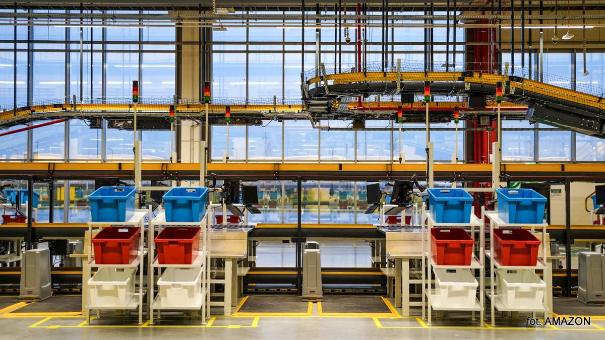 Amazon w Gliwicach otwiera gigantyczne centrum logistyczne. 210.000 m2 ...