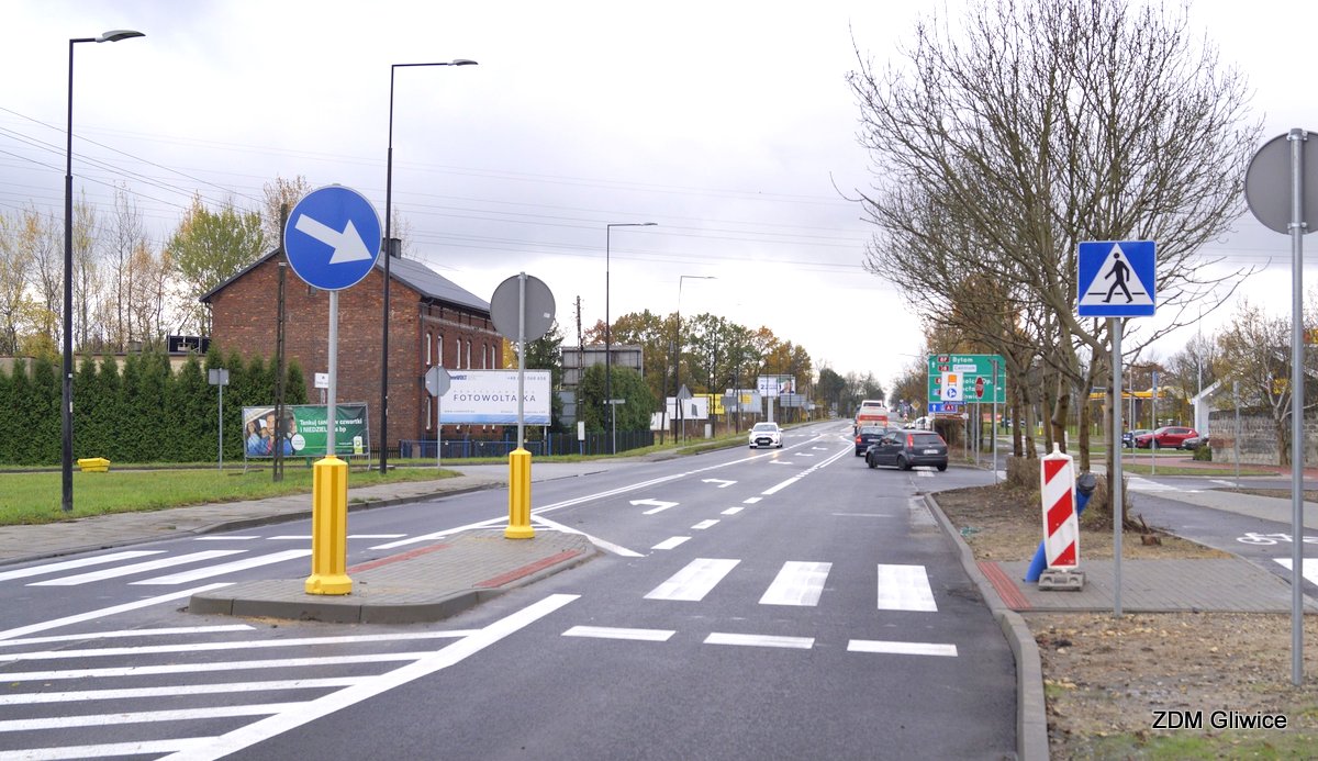 Zmiany na ulicy Tarnogórskiej w związku z otwarciem marketu. Bezpieczniej dla pieszych i ...